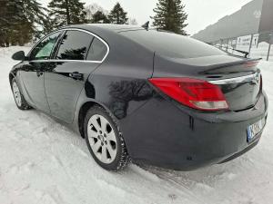 Black Opel Insignia 2009 in Plunge, with an engine capacity of 1.96 L and mileage of 329 thousand km for 2100 €, photo 10 on AUTOMOTO.COM.LV