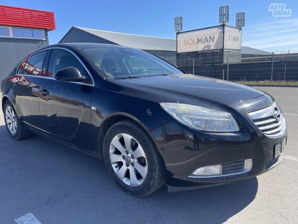 Black Opel Insignia 2009 in Klaipeda, with an engine capacity of 2.00 L and mileage of 272 thousand km for 2399 €, photo 1 on AUTOMOTO.COM.LV