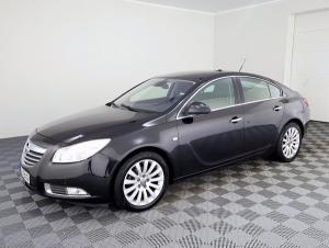 Black Opel Insignia 2009 in Tallinn, with an engine capacity of 2.00 L and mileage of 234 thousand km for 1999 €, photo 3 on AUTOMOTO.COM.LV