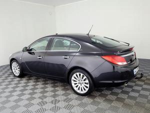 Black Opel Insignia 2009 in Tallinn, with an engine capacity of 2.00 L and mileage of 234 thousand km for 1999 €, photo 5 on AUTOMOTO.COM.LV