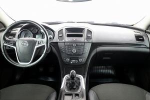 Black Opel Insignia 2009 in Tallinn, with an engine capacity of 2.00 L and mileage of 234 thousand km for 1999 €, photo 6 on AUTOMOTO.COM.LV