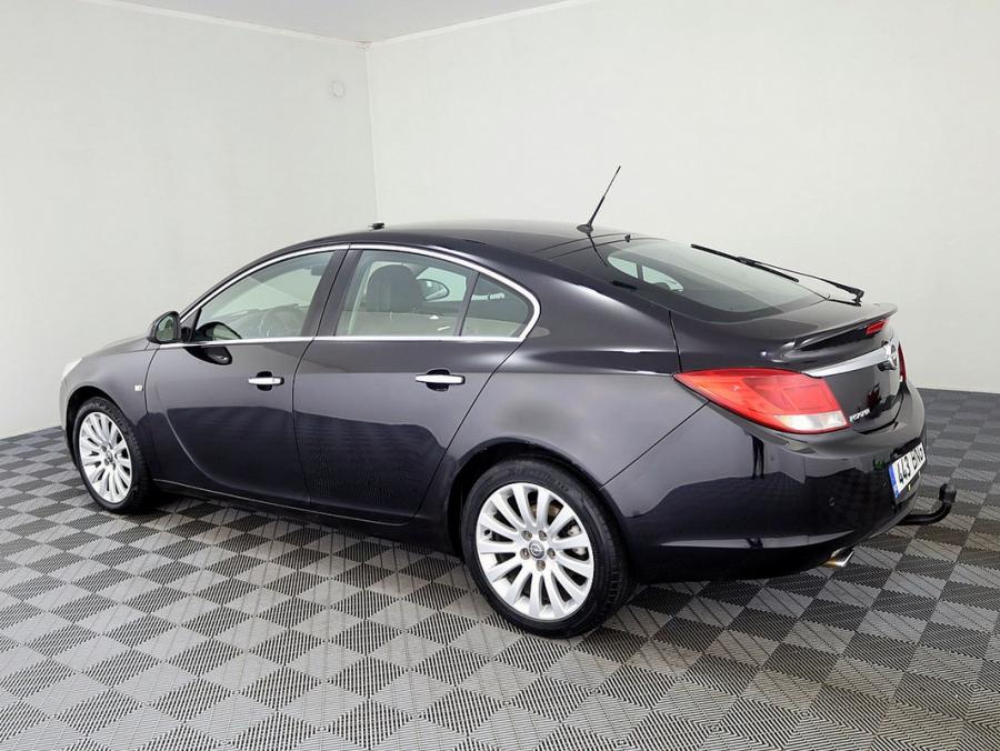 Black Opel Insignia 2009 in Tallinn, with an engine capacity of 2.00 L and mileage of 234 thousand km for 1999 €, photo 13 on AUTOMOTO.COM.LV