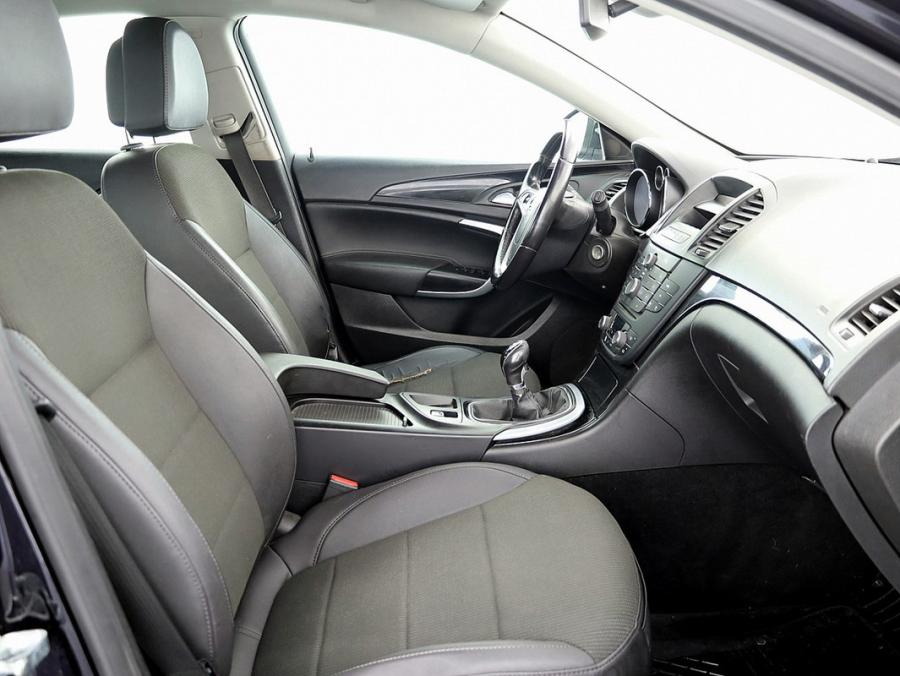 Black Opel Insignia 2009 in Tallinn, with an engine capacity of 2.00 L and mileage of 234 thousand km for 1999 €, photo 15 on AUTOMOTO.COM.LV