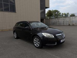 Black Opel Insignia 2009 in Alytus, with an engine capacity of 2.00 L and mileage of 310 thousand km for 1950 €, photo  on AUTOMOTO.COM.LV