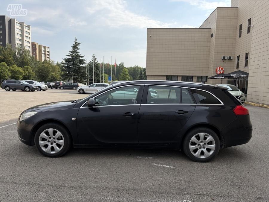 Black Opel Insignia 2009 in Alytus, with an engine capacity of 2.00 L and mileage of 310 thousand km for 1950 €, photo 6 on AUTOMOTO.COM.LV