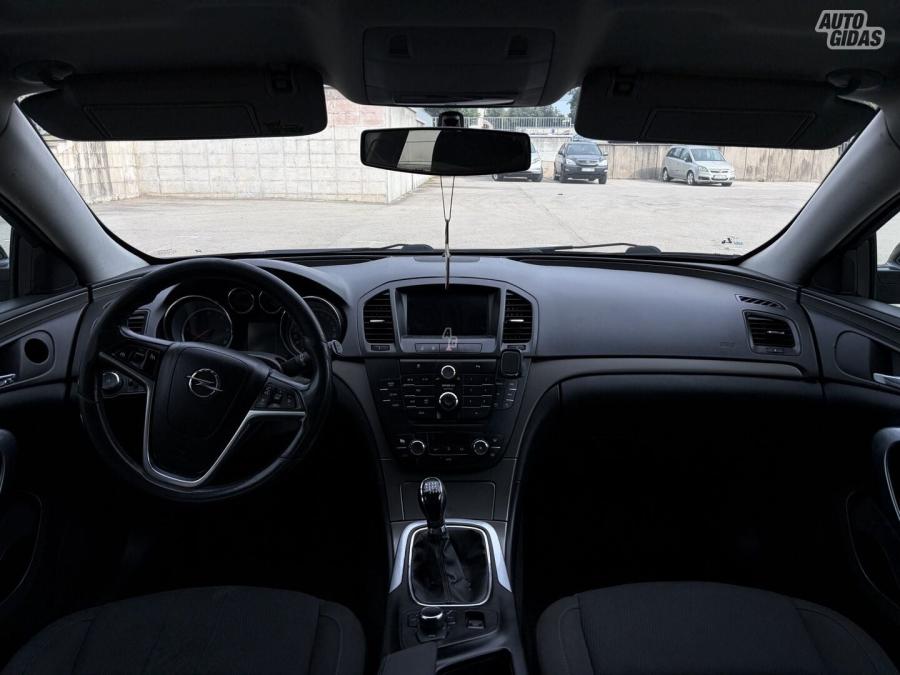 Black Opel Insignia 2009 in Alytus, with an engine capacity of 2.00 L and mileage of 310 thousand km for 1950 €, photo 8 on AUTOMOTO.COM.LV