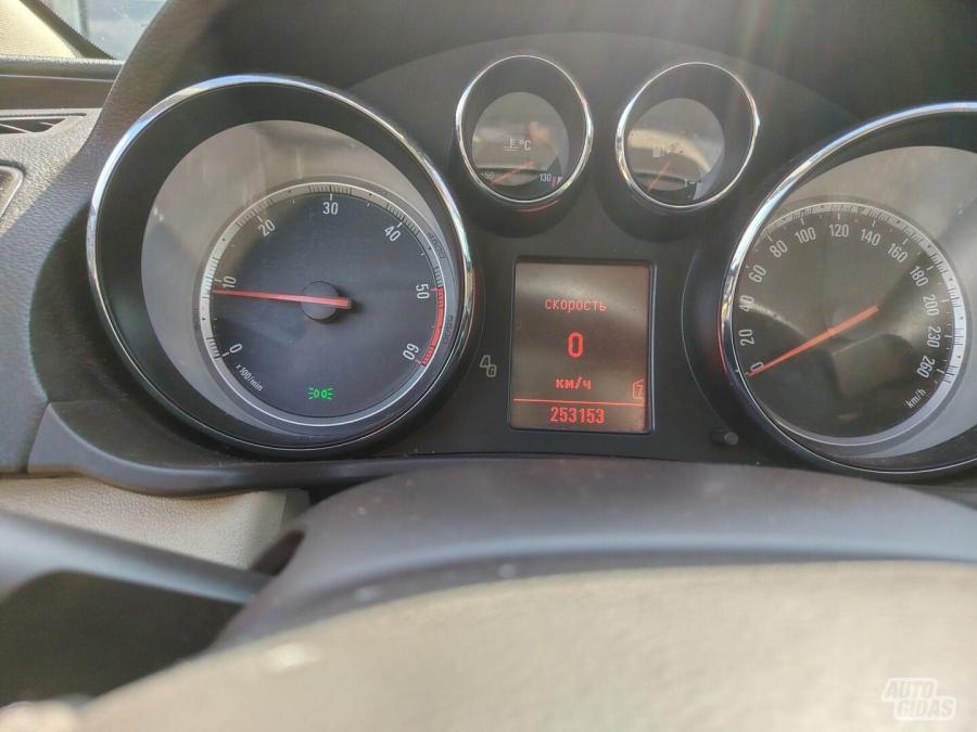 Melns Opel Insignia 2009 Mažeikiai, ar dzinēja tilpumu 2.00 L un nobraukumu 253 tūkst. km par 1850 €, foto 12 vietnē AUTOMOTO.COM.LV