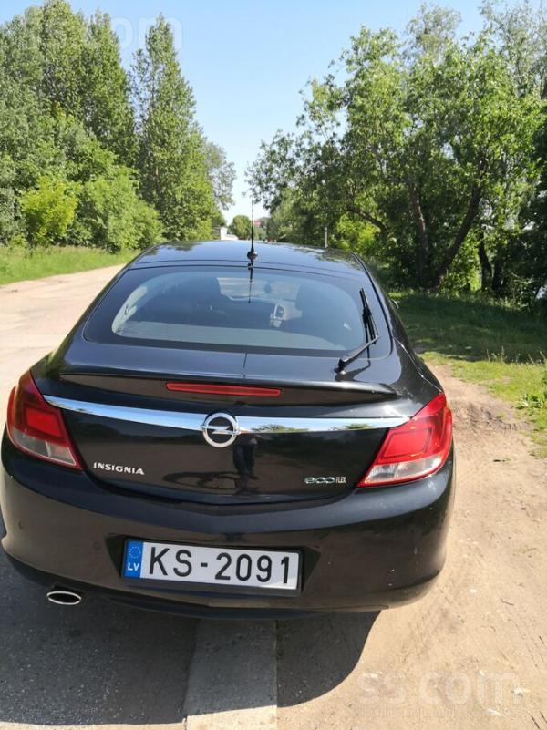 Melns Opel Insignia 2010 Rīga, ar dzinēja tilpumu 2.00 L un nobraukumu 295 tūkst. km par 2700 €, foto 3 vietnē AUTOMOTO.COM.LV
