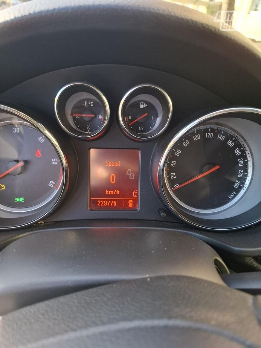 Melns Opel Insignia 2010 Klaipėda, ar dzinēja tilpumu 2.00 L un nobraukumu 230 tūkst. km par 2900 €, foto 13 vietnē AUTOMOTO.COM.LV