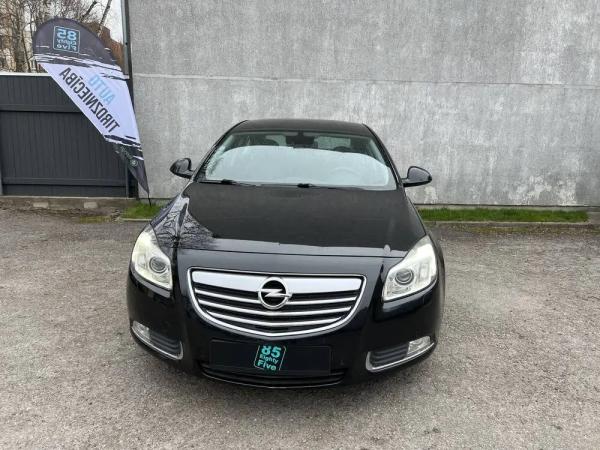 Black Opel Insignia 2010 in Liepaja, with an engine capacity of 2.00 L and mileage of 0 thousand km for 3750 €, photo 1 on AUTOMOTO.COM.LV