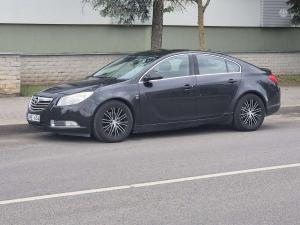 Black Opel Insignia 2010 in Salcininkai, with an engine capacity of 1.96 L and mileage of 330 thousand km for 2500 €, photo  on AUTOMOTO.COM.LV
