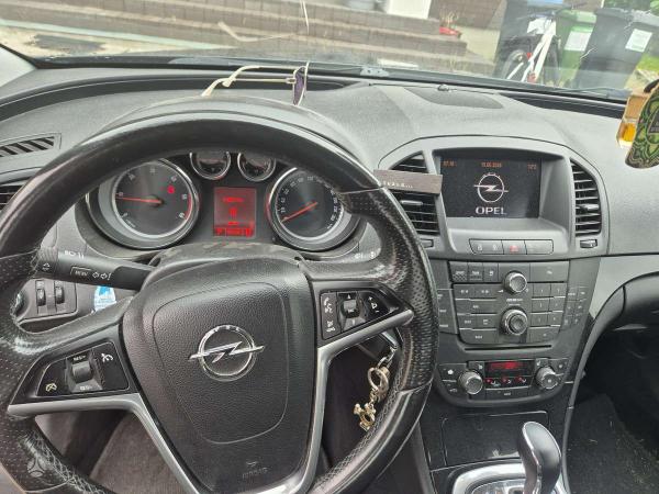 Melns Opel Insignia 2010 Šalčininkai, ar dzinēja tilpumu 1.96 L un nobraukumu 330 tūkst. km par 2500 €, foto 3 vietnē AUTOMOTO.COM.LV