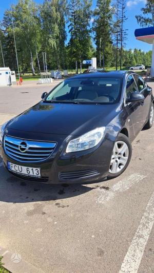 Black Opel Insignia 2010 in Vilnius, with an engine capacity of 1.96 L and mileage of 186 thousand km for 2300 €, photo  on AUTOMOTO.COM.LV