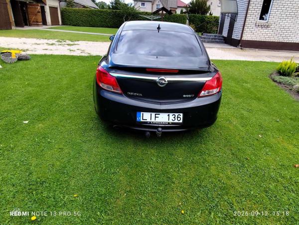 Opel Insignia 2010 in Silale on AUTOMOTO.COM.LV Black Opel Insignia 2010 in Silale, with an engine capacity of 1.96 L and mileage of 268 thousand km for 2750 β¬, photo 4 on AUTOMOTO.COM.LV