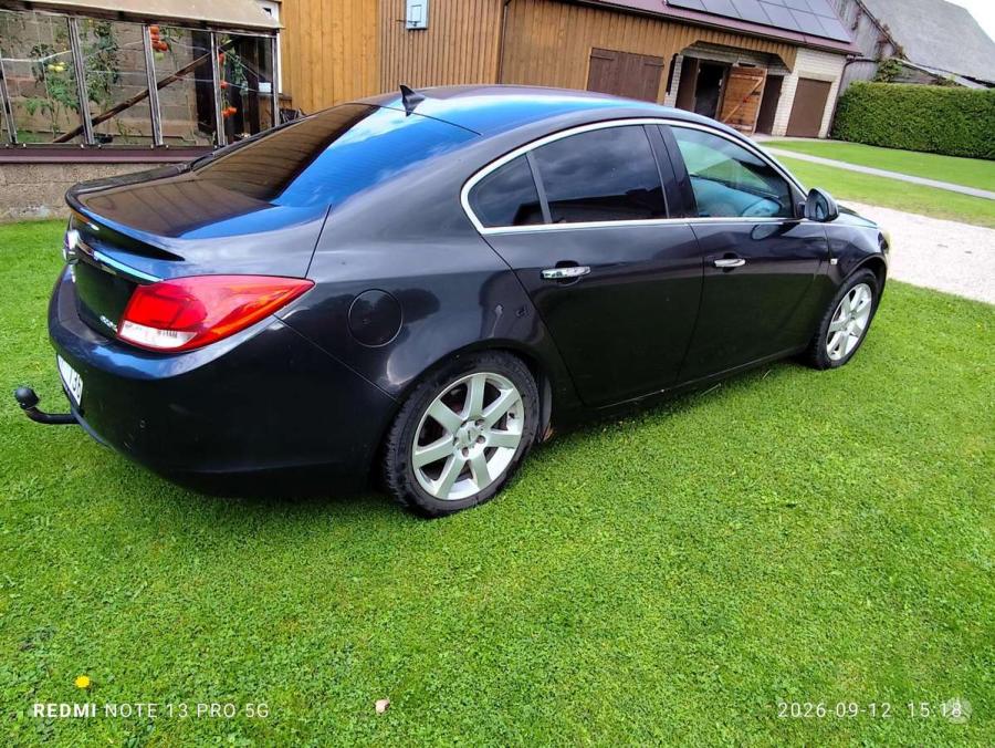 Black Opel Insignia 2010 in Silale, with an engine capacity of 1.96 L and mileage of 268 thousand km for 2750 €, photo 6 on AUTOMOTO.COM.LV