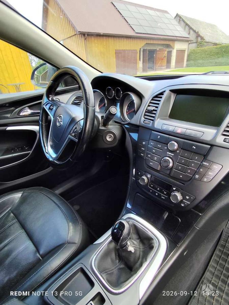 Black Opel Insignia 2010 in Silale, with an engine capacity of 1.96 L and mileage of 268 thousand km for 2750 €, photo 14 on AUTOMOTO.COM.LV