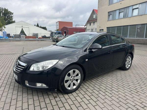 Melns Opel Insignia 2010 Kauņa, ar dzinēja tilpumu 1.80 L un nobraukumu 161 tūkst. km par 3700 €, foto 1 vietnē AUTOMOTO.COM.LV