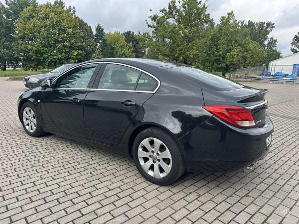 Melns Opel Insignia 2010 Kauņa, ar dzinēja tilpumu 1.80 L un nobraukumu 161 tūkst. km par 3700 €, foto 4 vietnē AUTOMOTO.COM.LV
