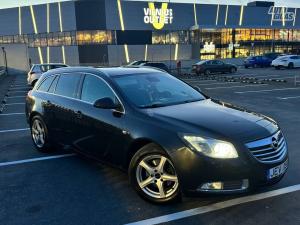 Black Opel Insignia 2011 in Vilnius, with an engine capacity of 2.00 L and mileage of 340 thousand km for 4000 €, photo 3 on AUTOMOTO.COM.LV