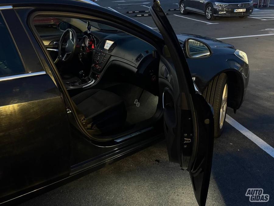 Black Opel Insignia 2011 in Vilnius, with an engine capacity of 2.00 L and mileage of 340 thousand km for 3500 €, photo 6 on AUTOMOTO.COM.LV