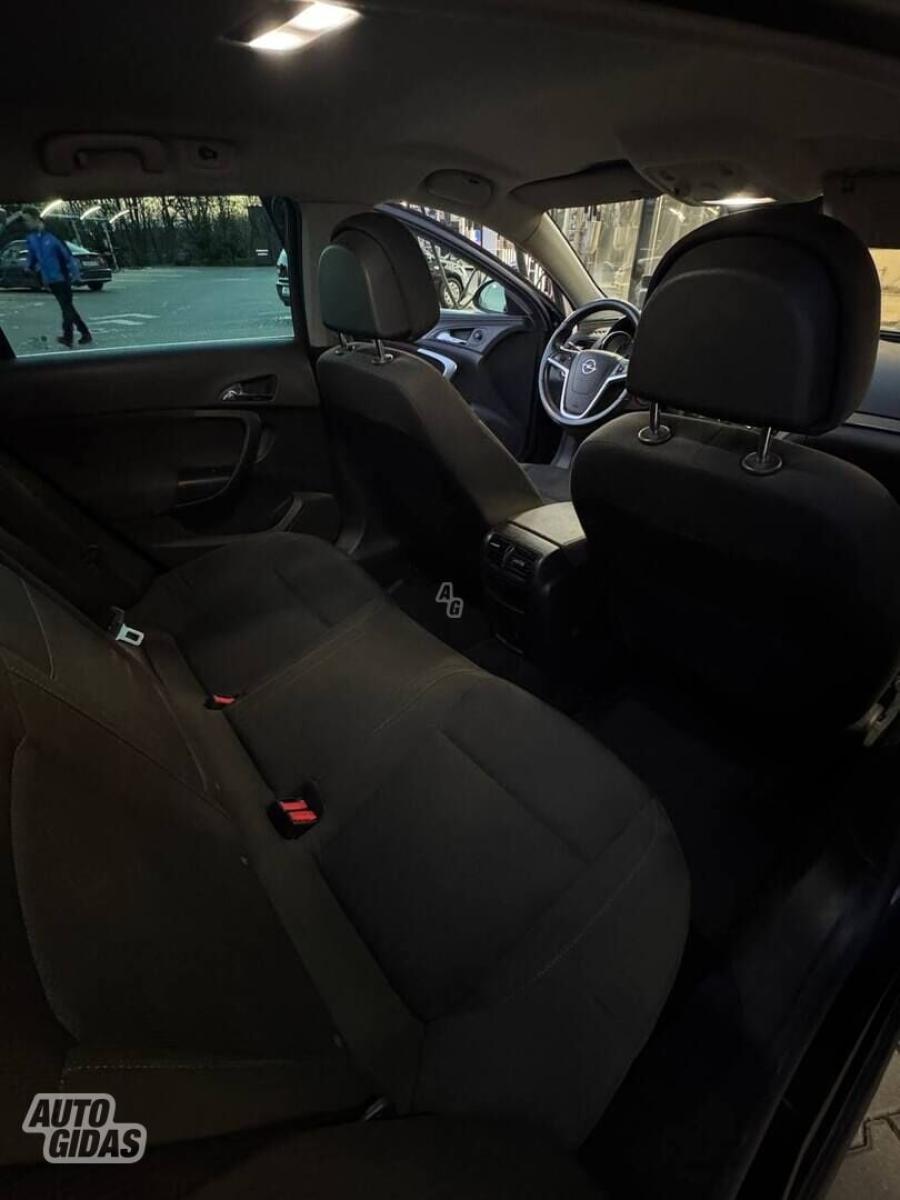 Black Opel Insignia 2011 in Vilnius, with an engine capacity of 2.00 L and mileage of 340 thousand km for 3500 €, photo 11 on AUTOMOTO.COM.LV