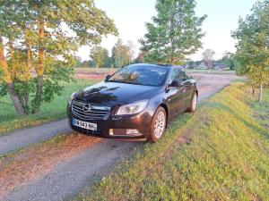 Black Opel Insignia 2011 in Gulbene, with an engine capacity of 2.00 L and mileage of 231 thousand km for 4700 €, photo 3 on AUTOMOTO.COM.LV