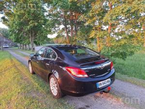 Black Opel Insignia 2011 in Gulbene, with an engine capacity of 2.00 L and mileage of 231 thousand km for 4700 €, photo 4 on AUTOMOTO.COM.LV