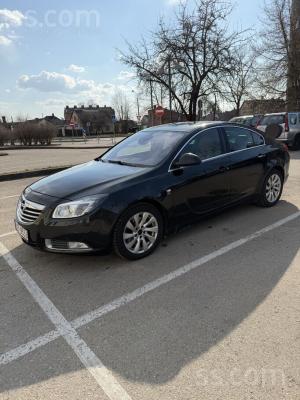 Melns Opel Insignia 2011 Daugavpils, ar dzinēja tilpumu 2.00 L un nobraukumu 257 tūkst. km par 3700 €, foto  vietnē AUTOMOTO.COM.LV