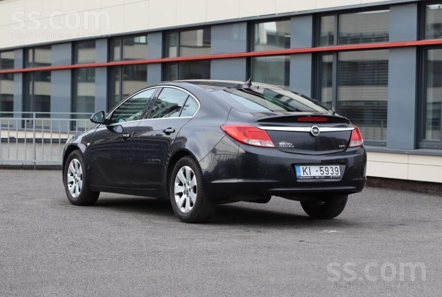 Melns Opel Insignia 2011 Rīga, ar dzinēja tilpumu 2.00 L un nobraukumu 312 tūkst. km par 3280 €, foto 5 vietnē AUTOMOTO.COM.LV