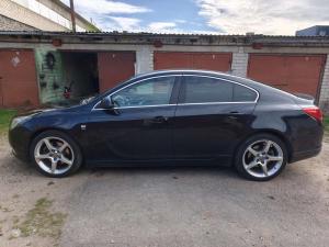Black Opel Insignia 2011 in Klaipeda, with an engine capacity of 1.96 L and mileage of 307 thousand km for 3000 €, photo 7 on AUTOMOTO.COM.LV