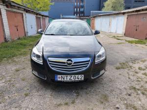 Black Opel Insignia 2011 in Klaipeda, with an engine capacity of 1.96 L and mileage of 307 thousand km for 3000 €, photo 9 on AUTOMOTO.COM.LV