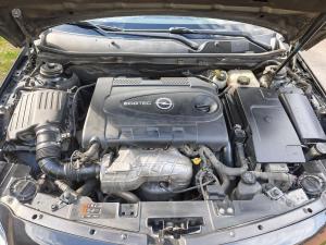 Black Opel Insignia 2011 in Klaipeda, with an engine capacity of 1.96 L and mileage of 307 thousand km for 3000 €, photo 17 on AUTOMOTO.COM.LV