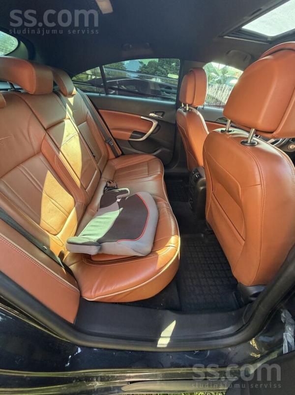 Melns Opel Insignia 2011 Daugavpils, ar dzinēja tilpumu 2.00 L un nobraukumu 261 tūkst. km par 3600 €, foto 5 vietnē AUTOMOTO.COM.LV