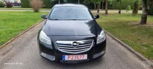 Black Opel Insignia 2011 in Kedainiai, with an engine capacity of 2.00 L and mileage of 272 thousand km for 3199 €, photo 4 on AUTOMOTO.COM.LV
