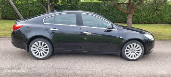 Black Opel Insignia 2011 in Kedainiai, with an engine capacity of 2.00 L and mileage of 272 thousand km for 3199 €, photo 6 on AUTOMOTO.COM.LV