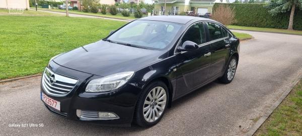 Black Opel Insignia 2011 in Kedainiai, with an engine capacity of 2.00 L and mileage of 272 thousand km for 3199 €, photo 9 on AUTOMOTO.COM.LV