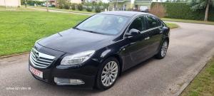 Black Opel Insignia 2011 in Kedainiai, with an engine capacity of 2.00 L and mileage of 272 thousand km for 3199 €, photo 10 on AUTOMOTO.COM.LV