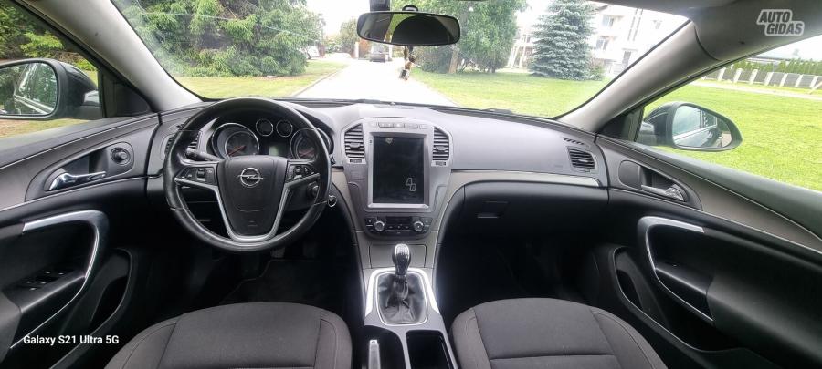 Black Opel Insignia 2011 in Kedainiai, with an engine capacity of 2.00 L and mileage of 272 thousand km for 3199 €, photo 12 on AUTOMOTO.COM.LV