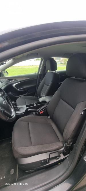 Black Opel Insignia 2011 in Kedainiai, with an engine capacity of 2.00 L and mileage of 272 thousand km for 3199 €, photo 14 on AUTOMOTO.COM.LV