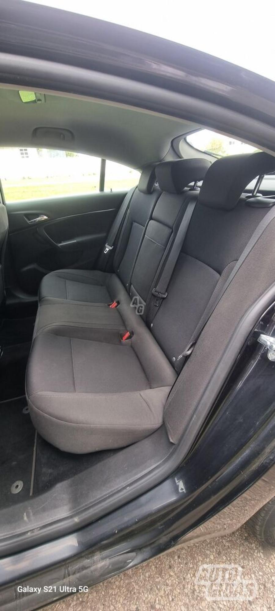 Black Opel Insignia 2011 in Kedainiai, with an engine capacity of 2.00 L and mileage of 272 thousand km for 3199 €, photo 15 on AUTOMOTO.COM.LV