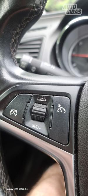 Black Opel Insignia 2011 in Kedainiai, with an engine capacity of 2.00 L and mileage of 272 thousand km for 3199 €, photo 20 on AUTOMOTO.COM.LV