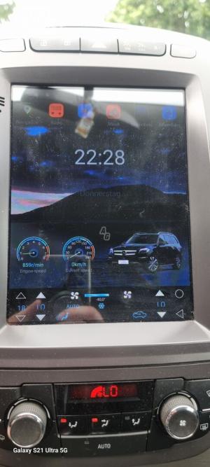 Black Opel Insignia 2011 in Kedainiai, with an engine capacity of 2.00 L and mileage of 272 thousand km for 3199 €, photo 22 on AUTOMOTO.COM.LV