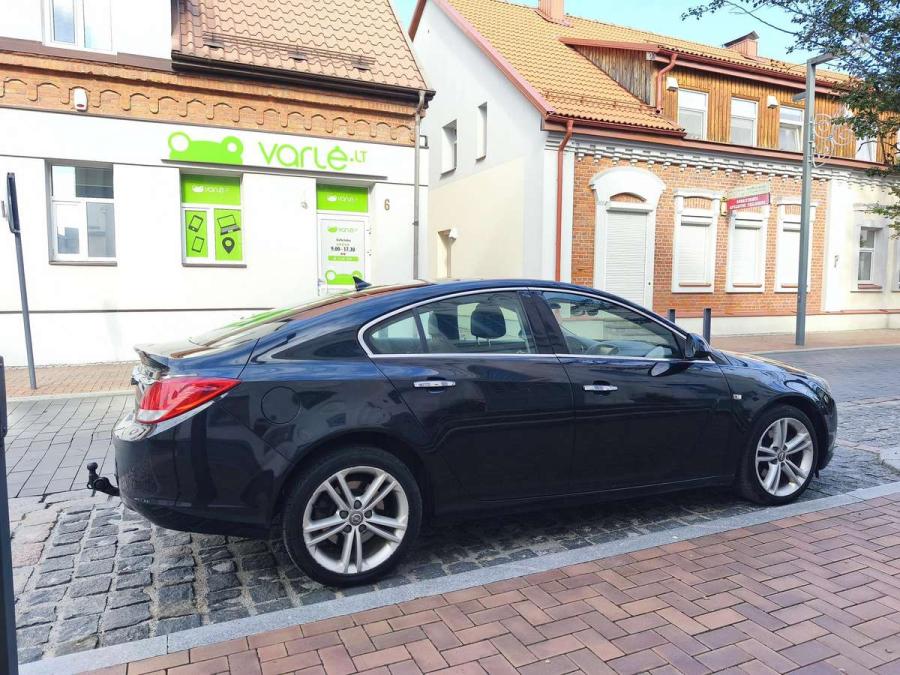 Black Opel Insignia 2011 in Marijampole, with an engine capacity of 1.96 L and mileage of 280 thousand km for 3200 €, photo 4 on AUTOMOTO.COM.LV