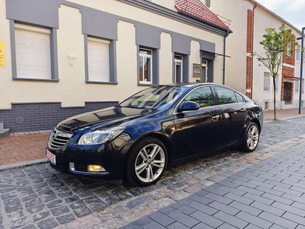 Opel Insignia 2011 in Marijampole on AUTOMOTO.COM.LV Black Opel Insignia 2011 in Marijampole, with an engine capacity of 1.96 L and mileage of 280 thousand km for 3200 €, photo 6 on AUTOMOTO.COM.LV