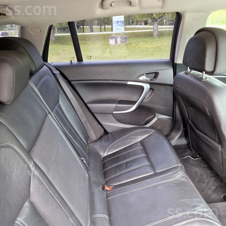 Melns Opel Insignia 2012 Jēkabpils, ar dzinēja tilpumu 1.90 L un nobraukumu 369 tūkst. km par 2700 €, foto 8 vietnē AUTOMOTO.COM.LV