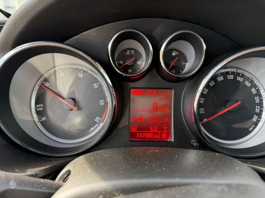 Melns Opel Insignia 2012 Viļņa, ar dzinēja tilpumu 1.96 L un nobraukumu 247 tūkst. km par 3600 €, foto 13 vietnē AUTOMOTO.COM.LV