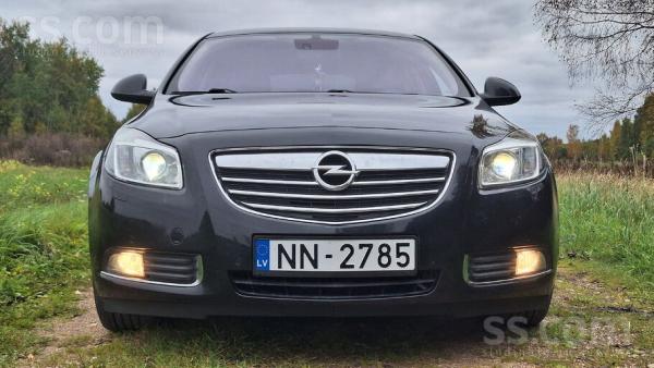 Opel Insignia 2012 Balvi vietnē Melns Opel Insignia 2012 Balvi, ar dzinēja tilpumu 2.00 L un nobraukumu 234 tūkst. km par 4300 €, foto 1 vietnē AUTOMOTO.COM.LV
