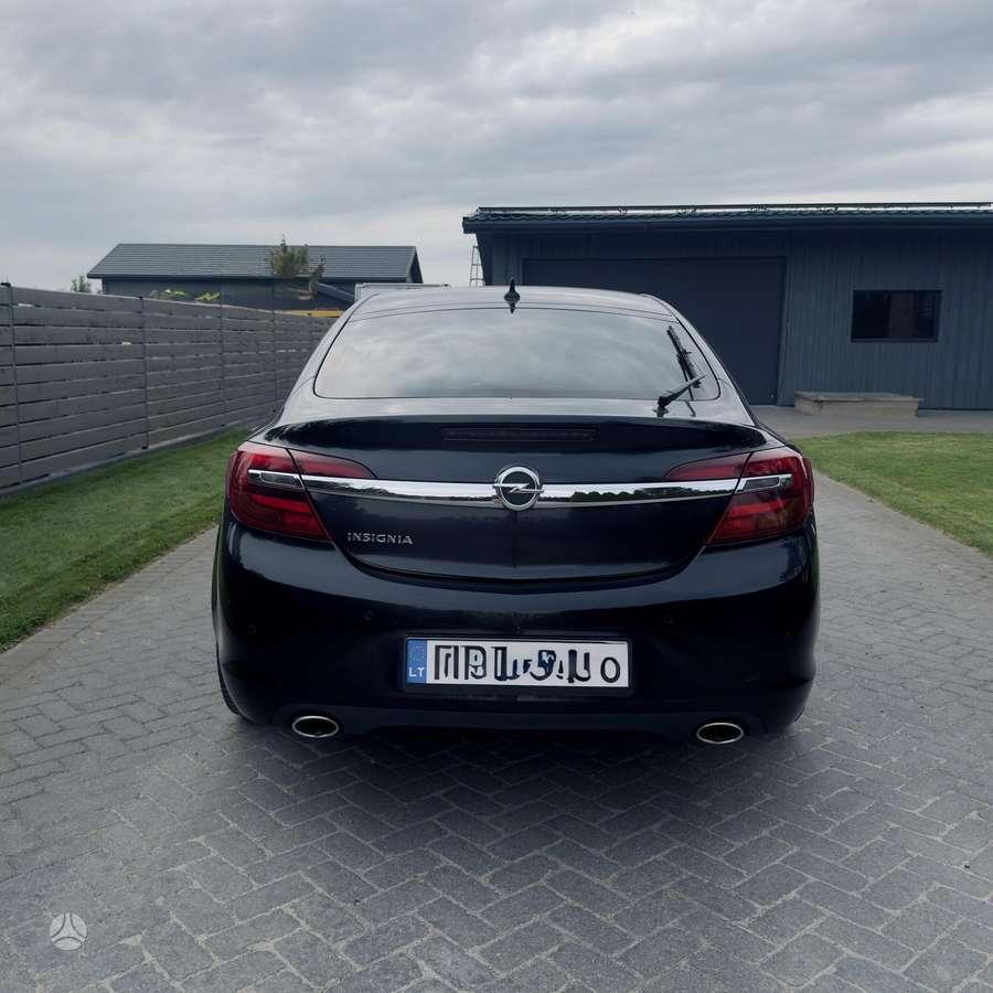 Black Opel Insignia 2014 in Siauliai, with an engine capacity of 1.96 L and mileage of 289 thousand km for 5800 €, photo 5 on AUTOMOTO.COM.LV