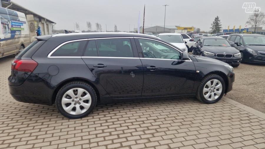 Black Opel Insignia 2015 in Marijampole, with an engine capacity of 2.00 L and mileage of 202 thousand km for 5990 €, photo 5 on AUTOMOTO.COM.LV