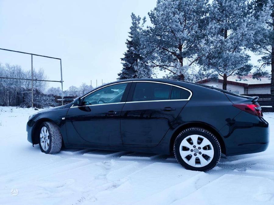 Black Opel Insignia 2015 in Marijampole, with an engine capacity of 1.36 L and mileage of 170 thousand km for 5300 €, photo 20 on AUTOMOTO.COM.LV